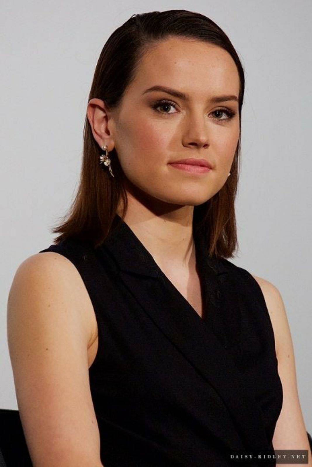 Her face alone turns me on. Anyone wanna chat? Kik: Mr...Incognito ...