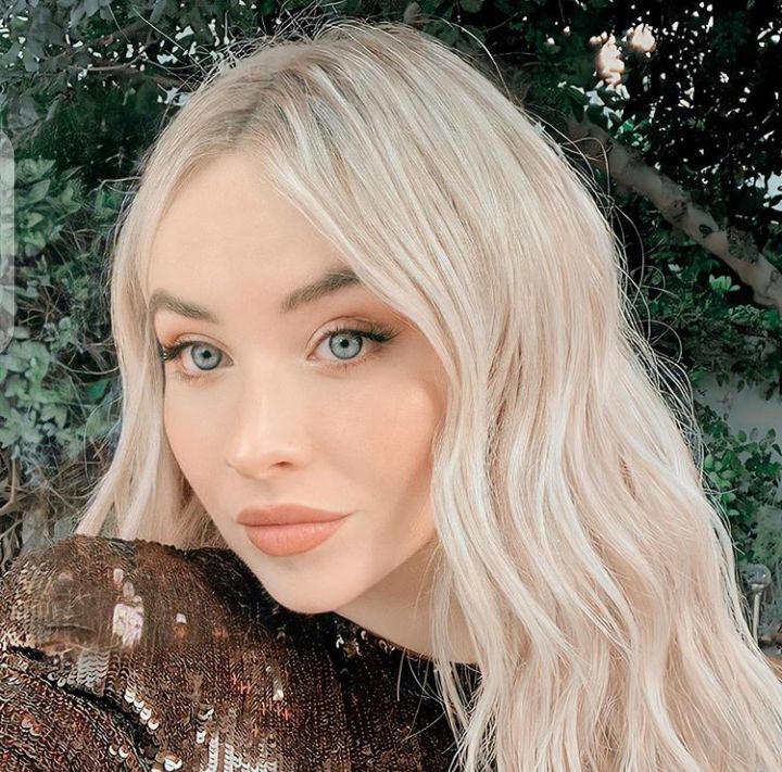 Her face is sooo beautiful for cum | Scrolller