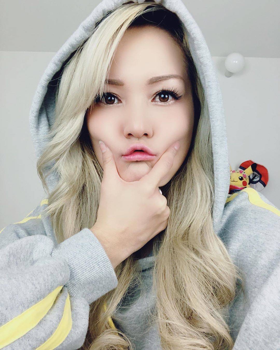 Her Face Looks Fun to Touch | Scrolller