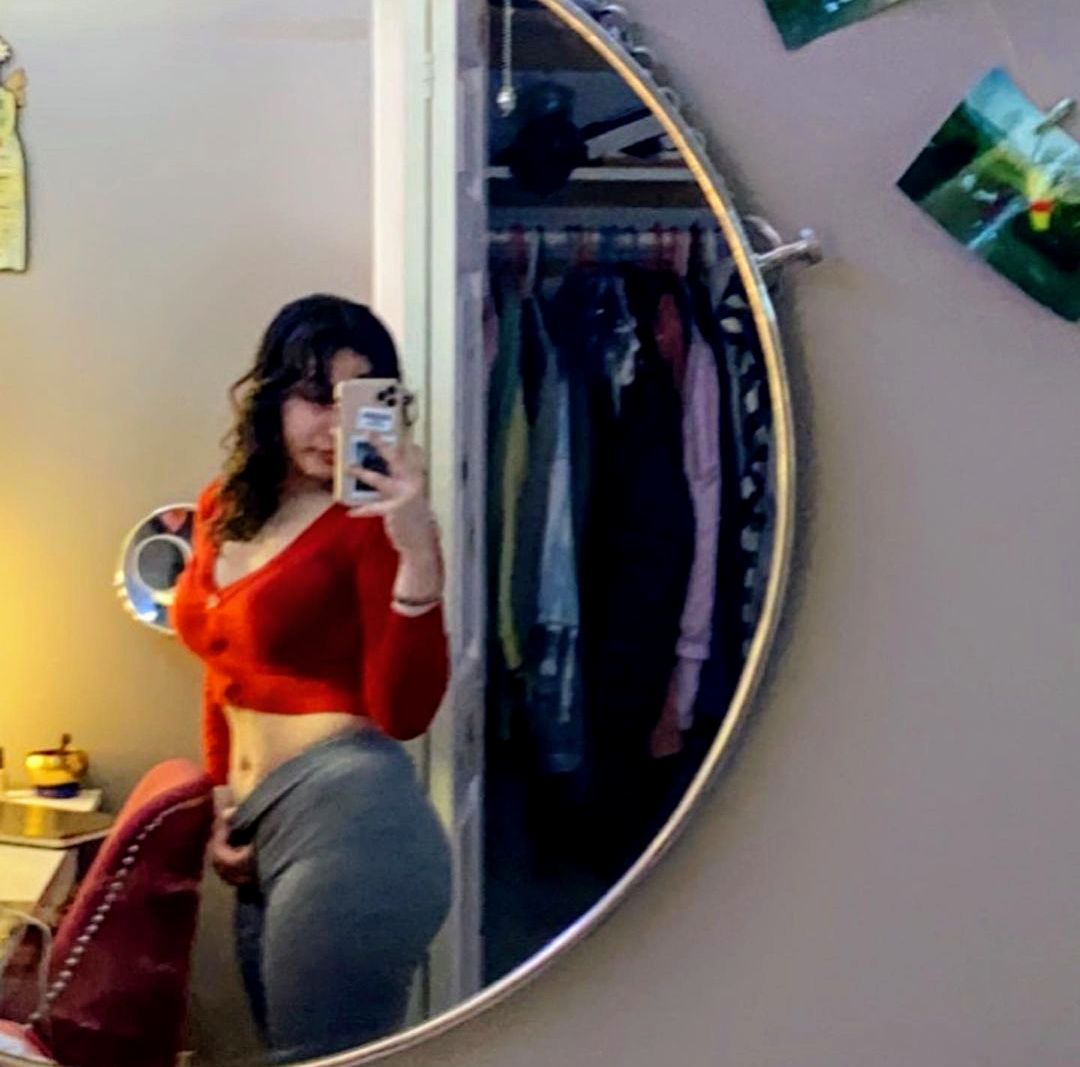 Her figure 😍 | Scrolller