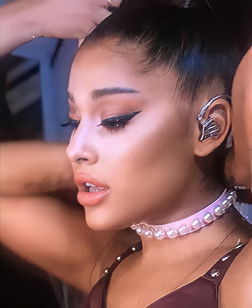 Her netflix doc confirmed that not only does she look like an empty headed bimbo whore but she ...