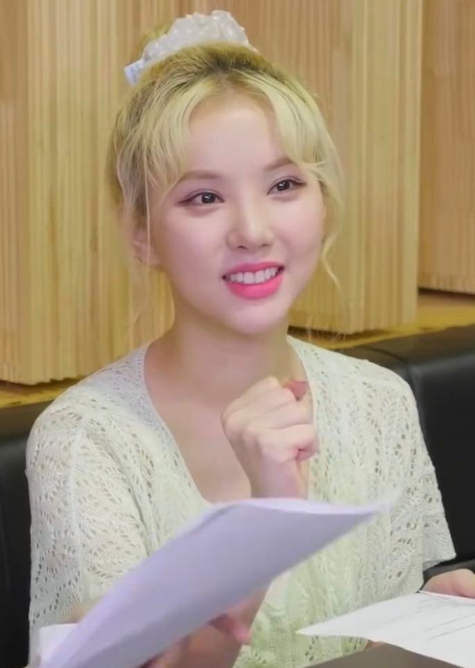 Her smile it so attractive. 😘 | Scrolller