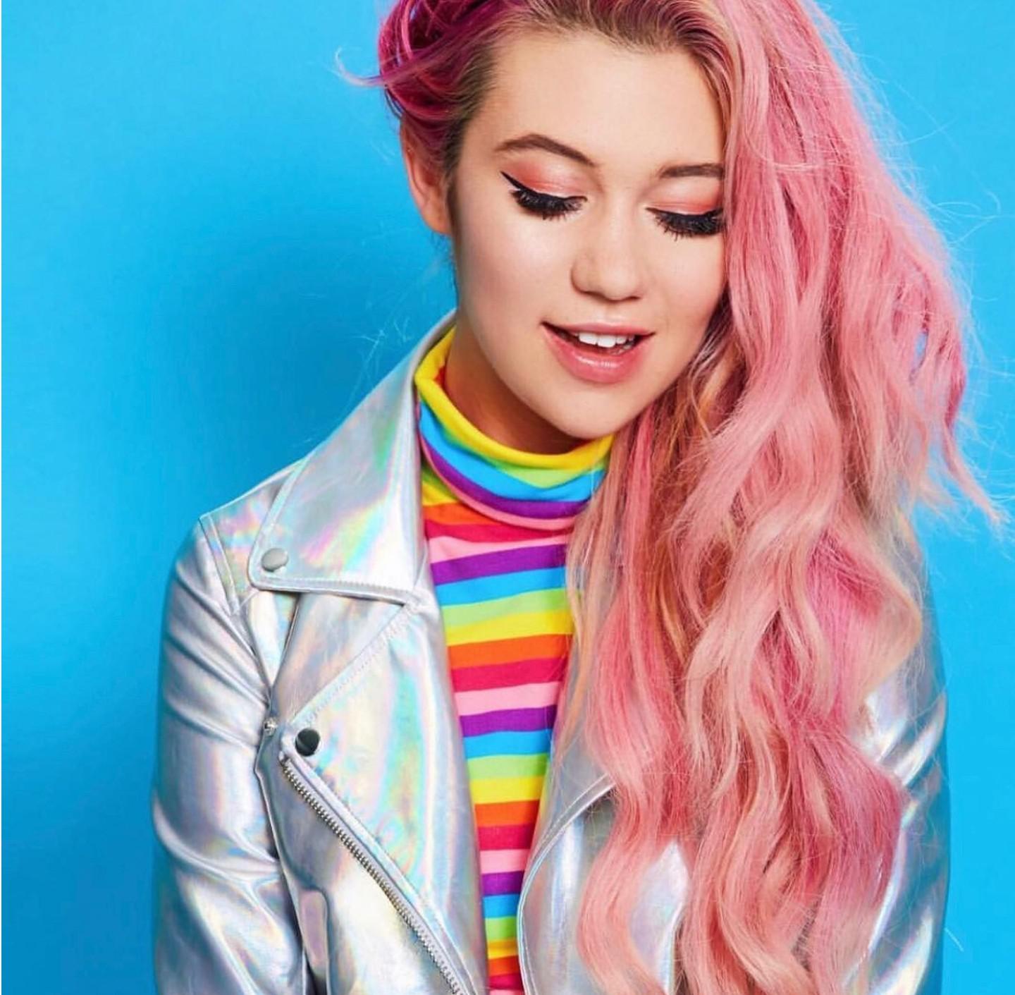 Her Style Is So Amazing Shes Stunning Scrolller