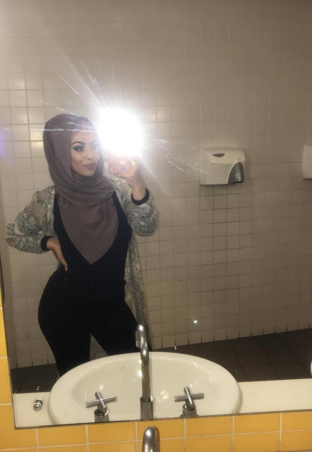 Here's a full body of the Syrian girl | Scrolller