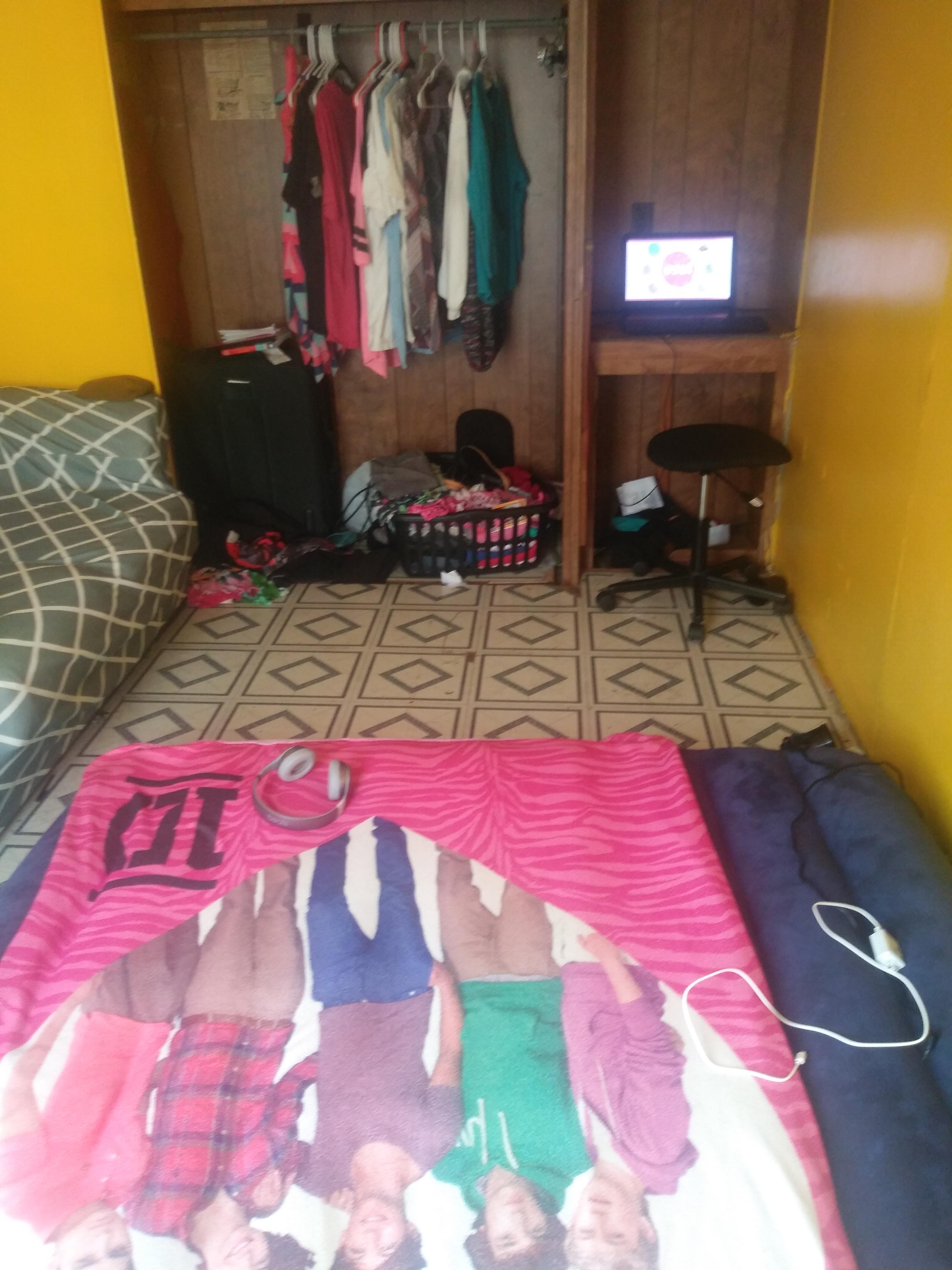 Heres my room! | Scrolller