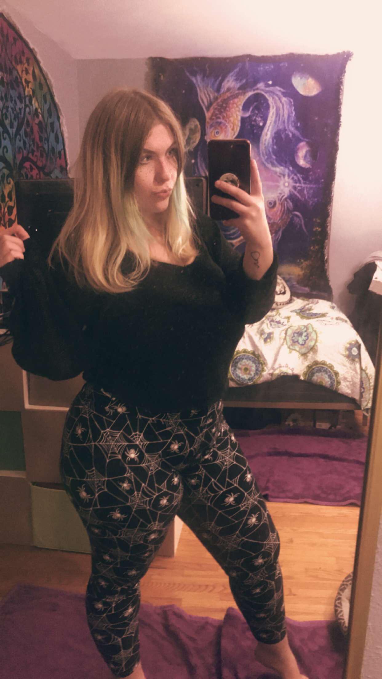 hey🥺 (22F) | Scrolller