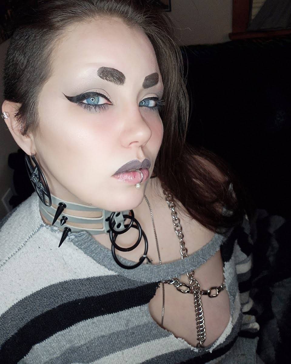 🖤☠ hey bbs | Scrolller