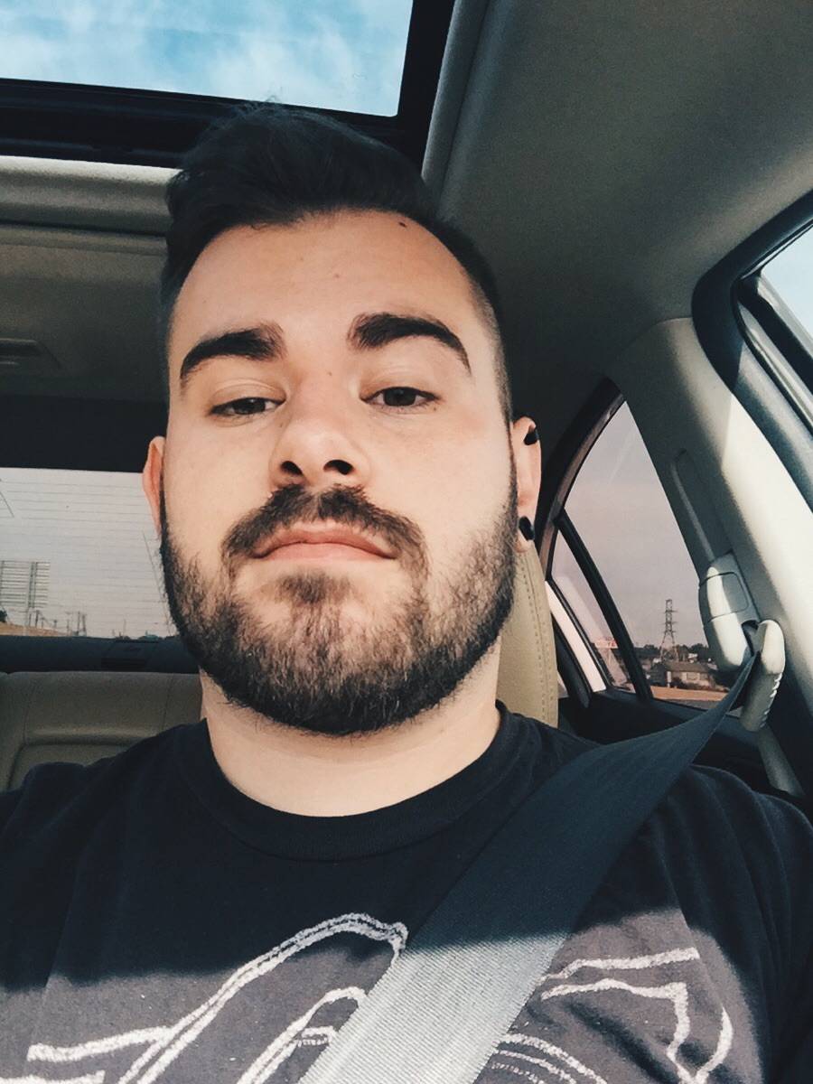 Hey bear 👋🏼 | Scrolller