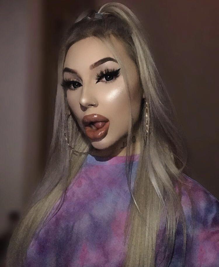 plastic barbie | Scrolller