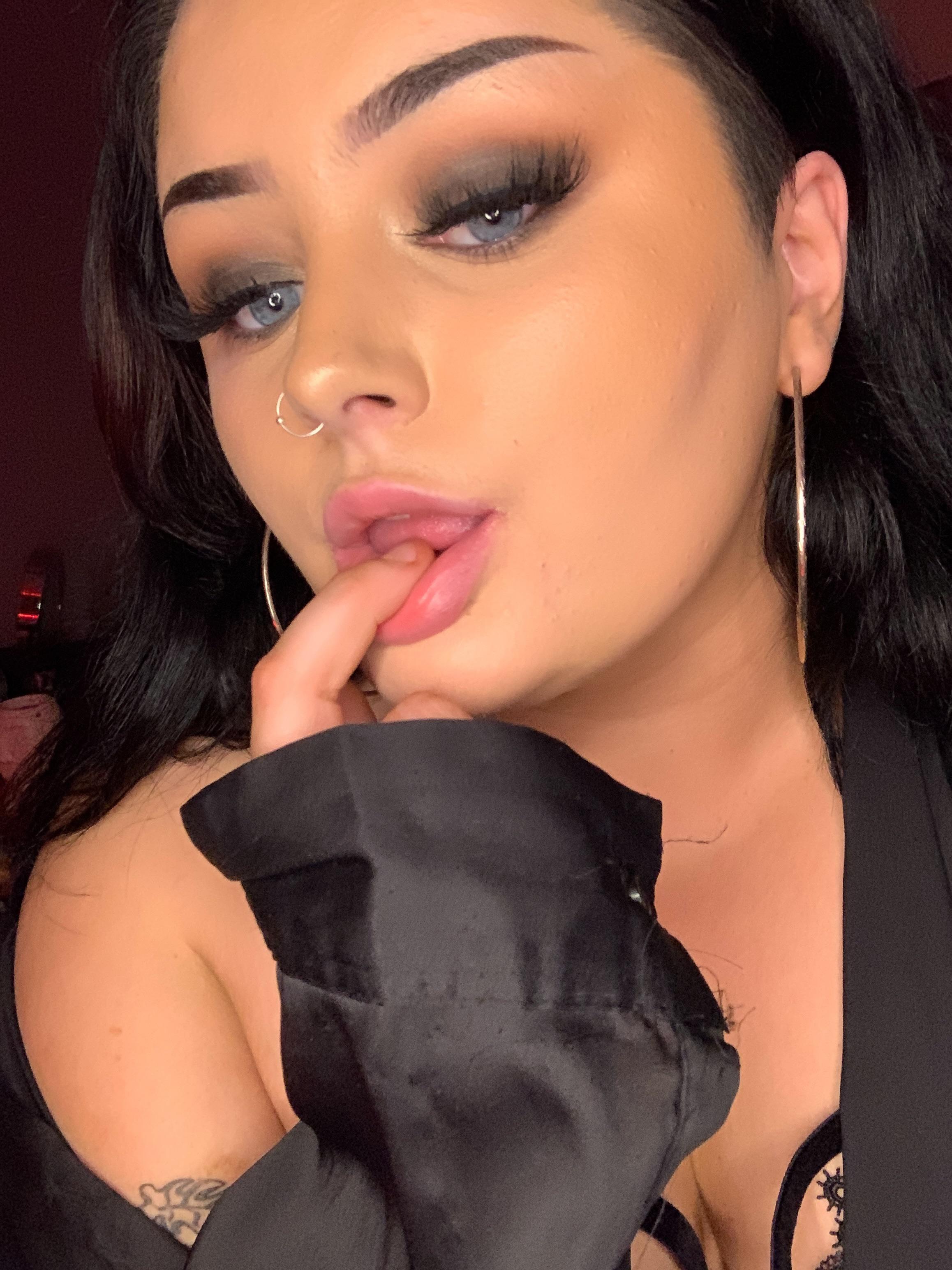 hey daddy | Scrolller