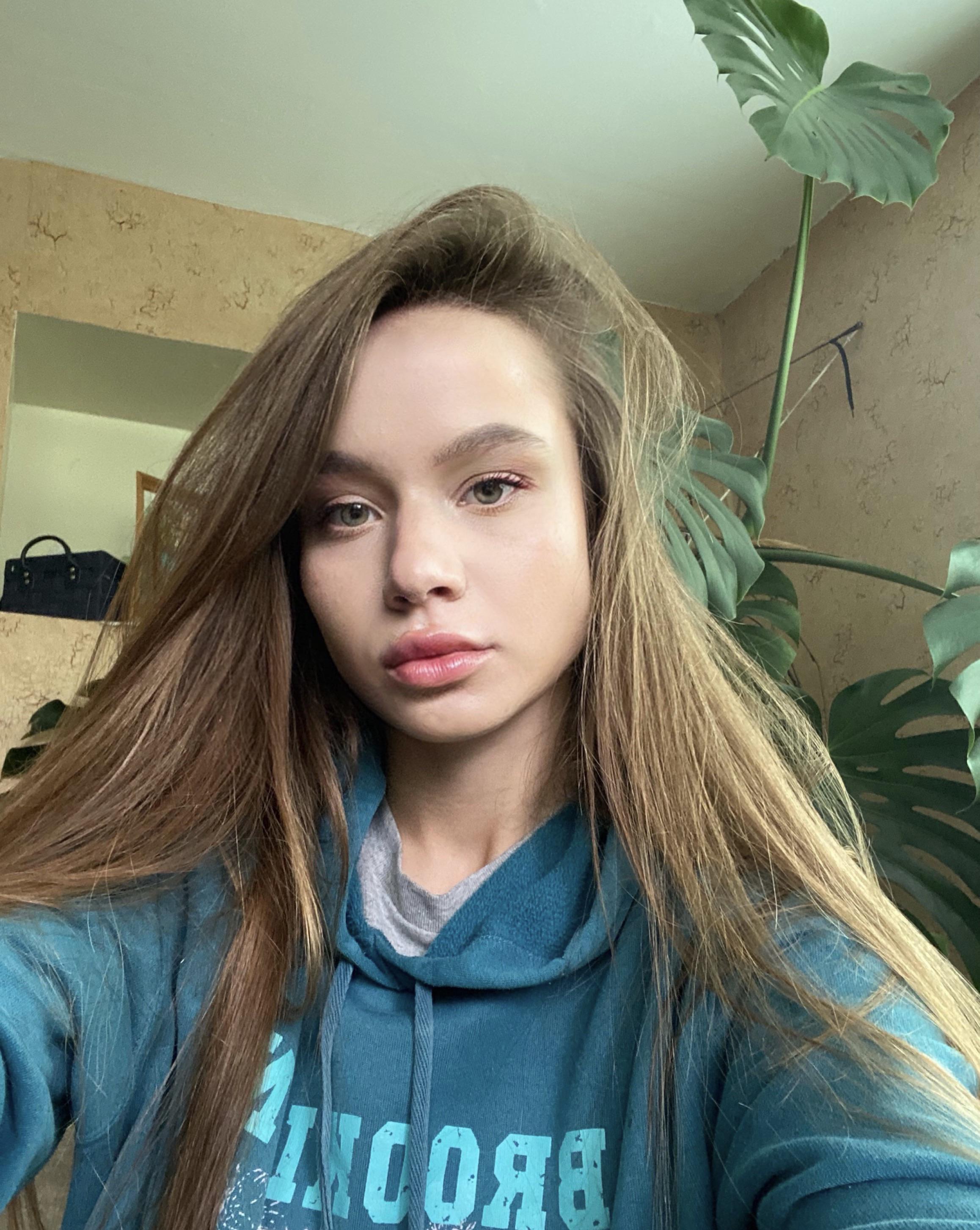 Hey 😘 what’s up :) | Scrolller