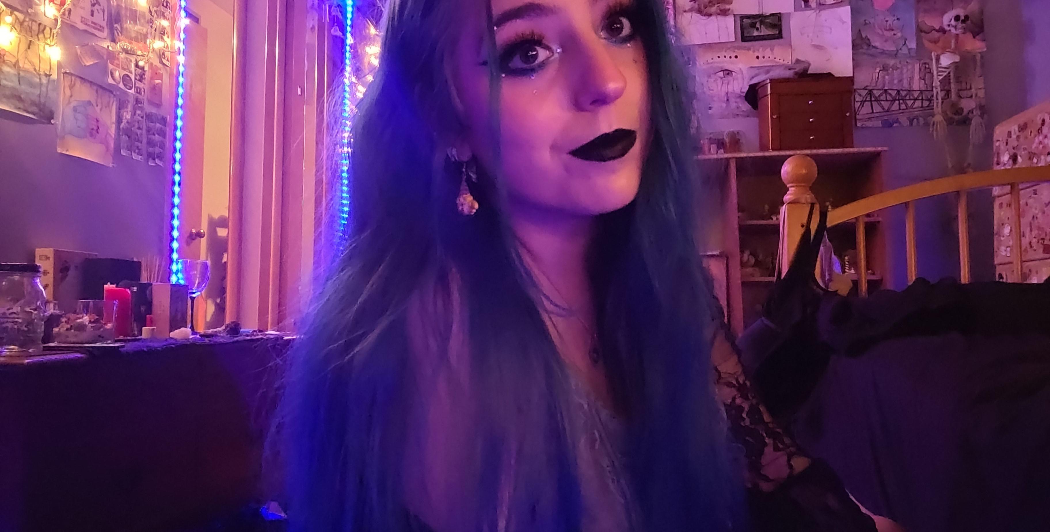 Hey hi howdy (20F) | Scrolller