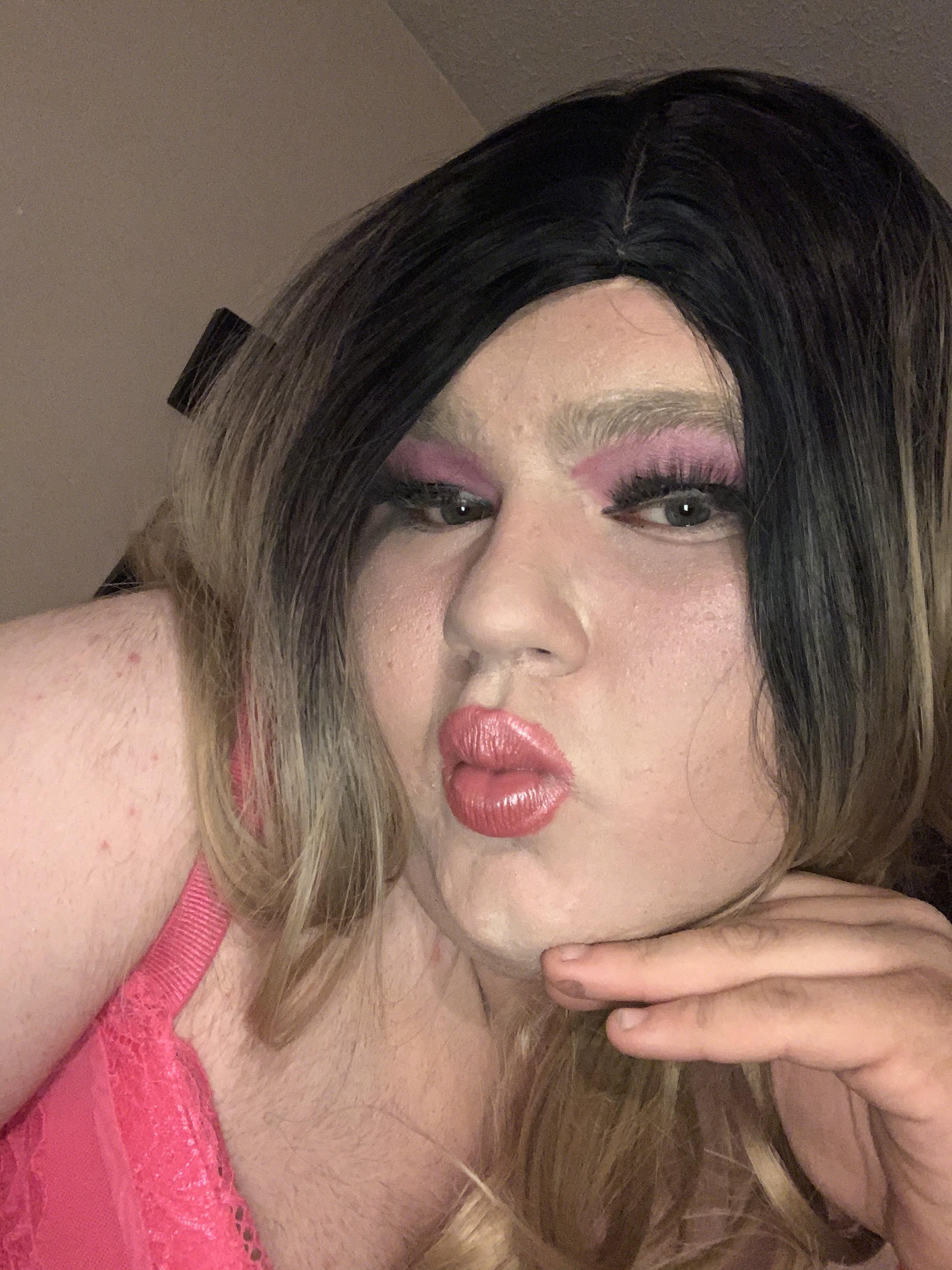 Hey! My kik is Dawn_RosemaryXO New look! Looking for friends etc! | Scrolller