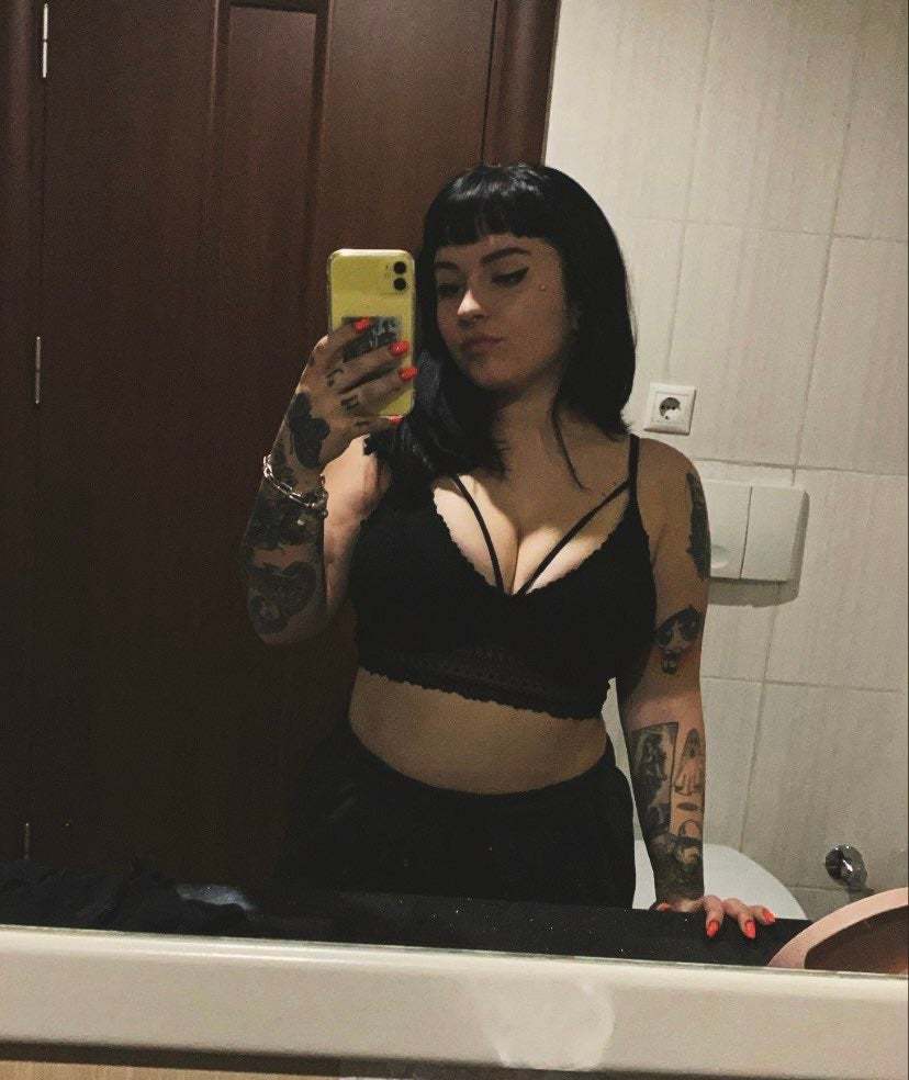 Heyy guys, I can't take it off this please help mee! 🥵🔥 | Scrolller