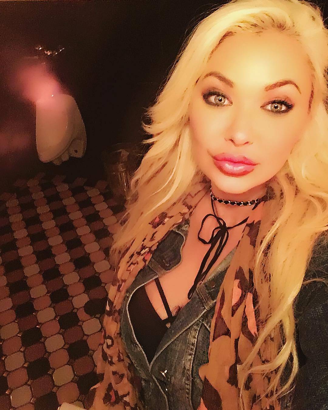 Hi Daddy | Scrolller