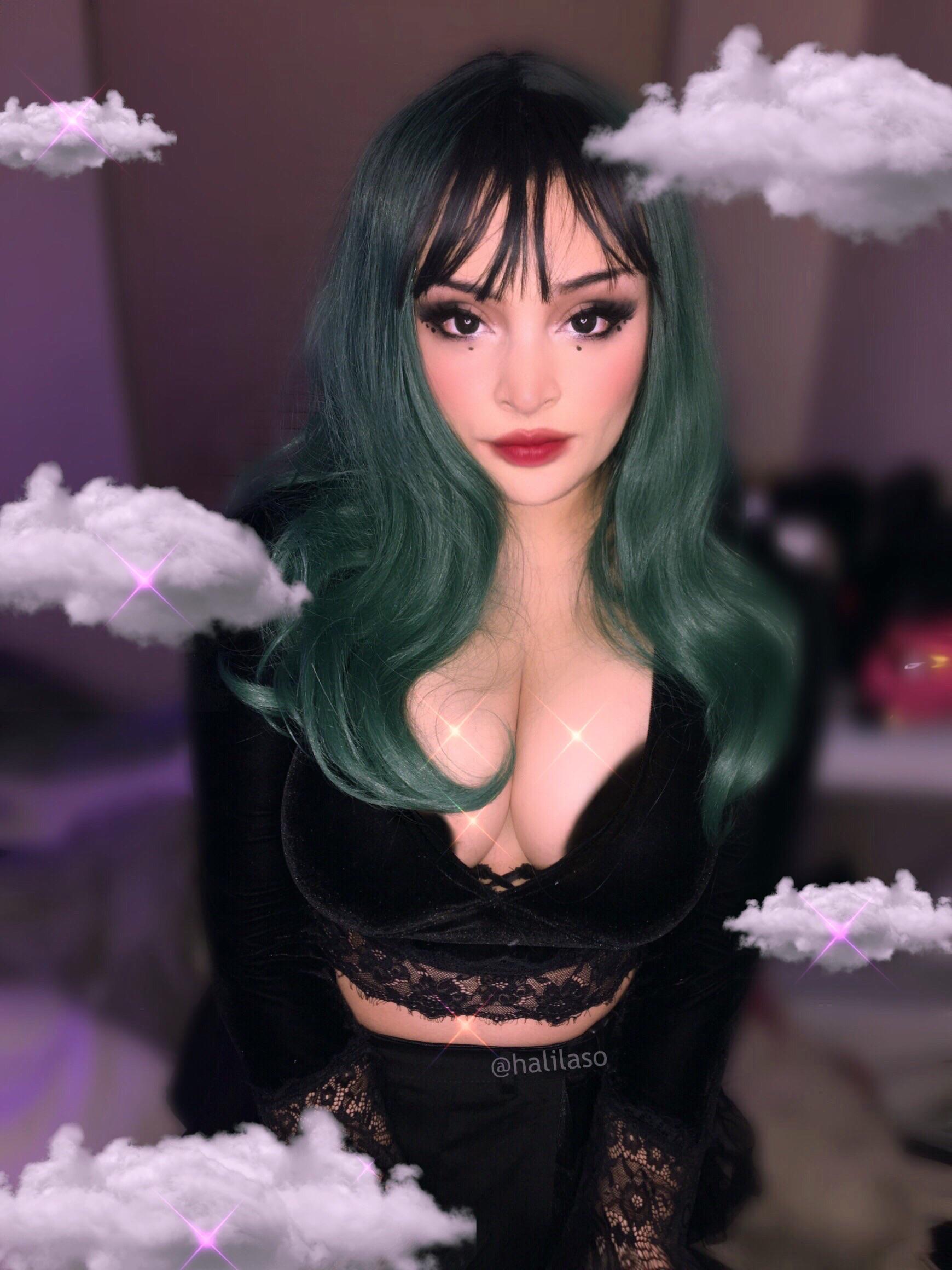 Happy Monday🖤 Scrolller