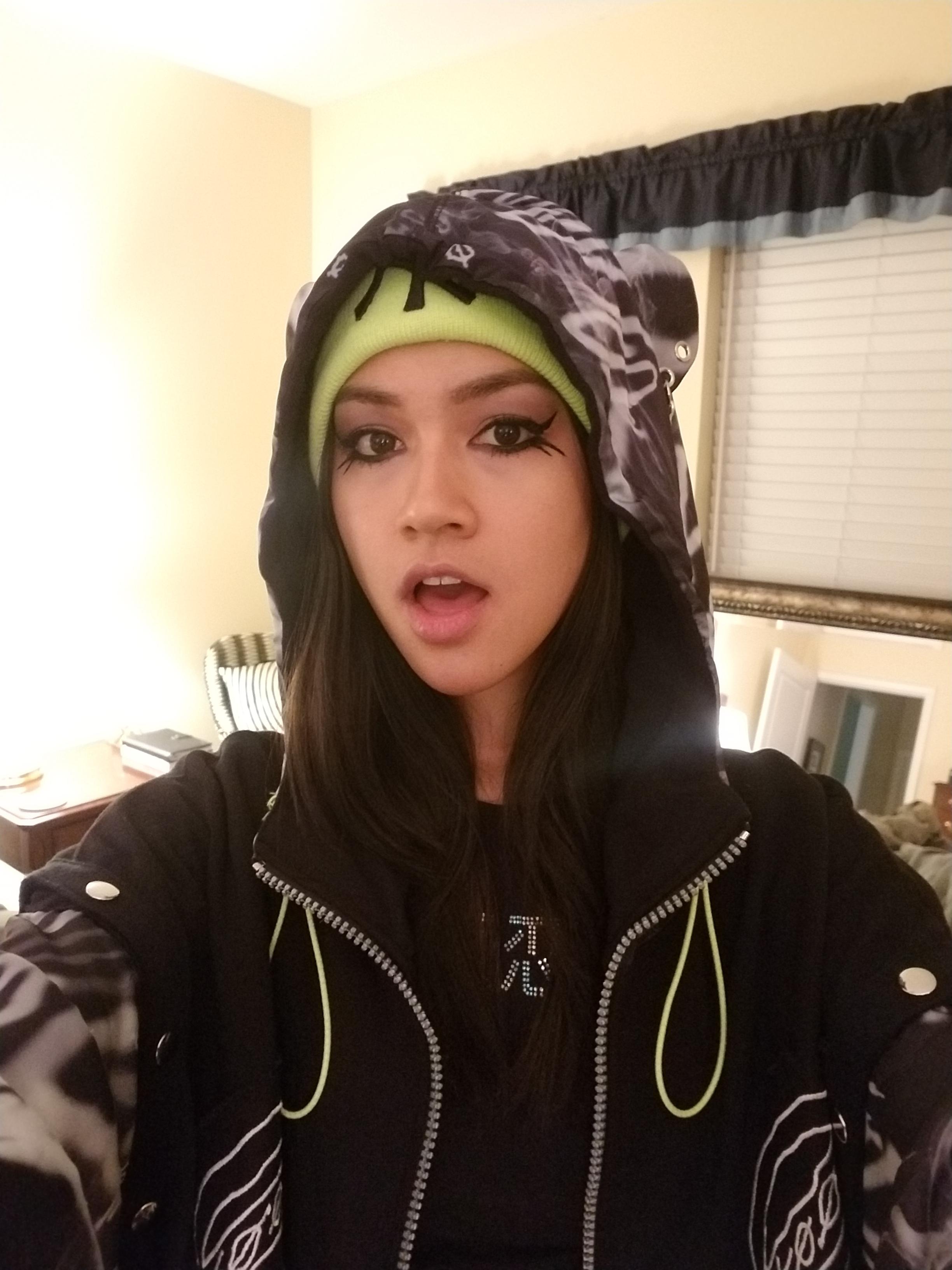 Hi guys 💖 | Scrolller