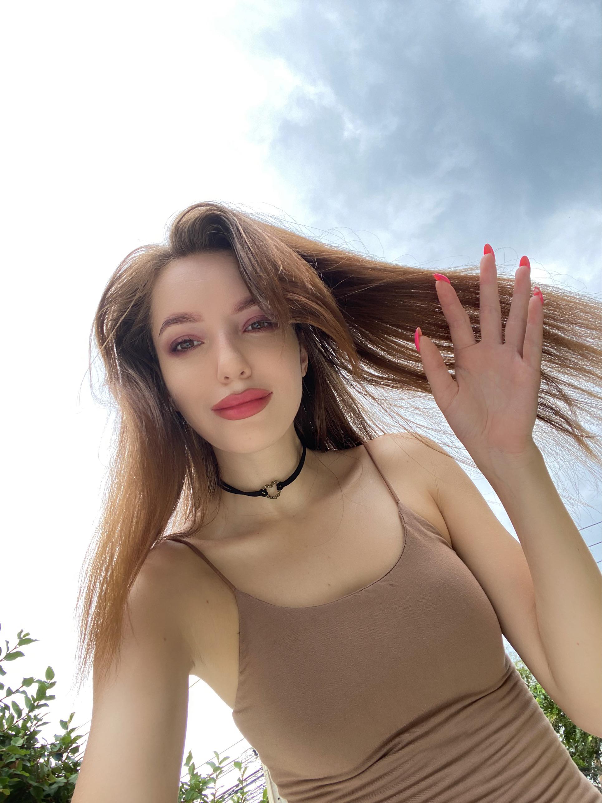 Hi, guys 😉 | Scrolller