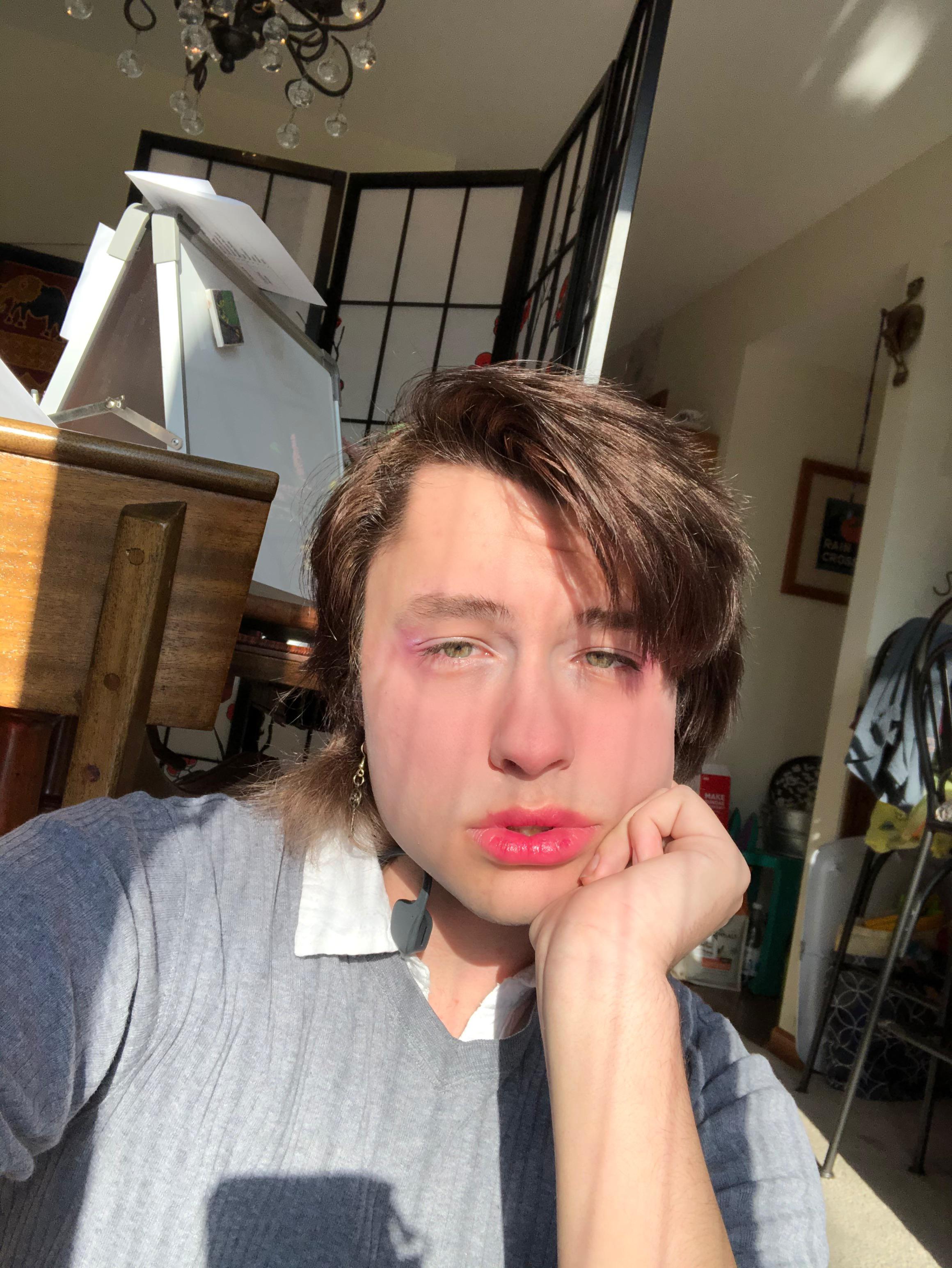 Hi I discovered light today | Scrolller