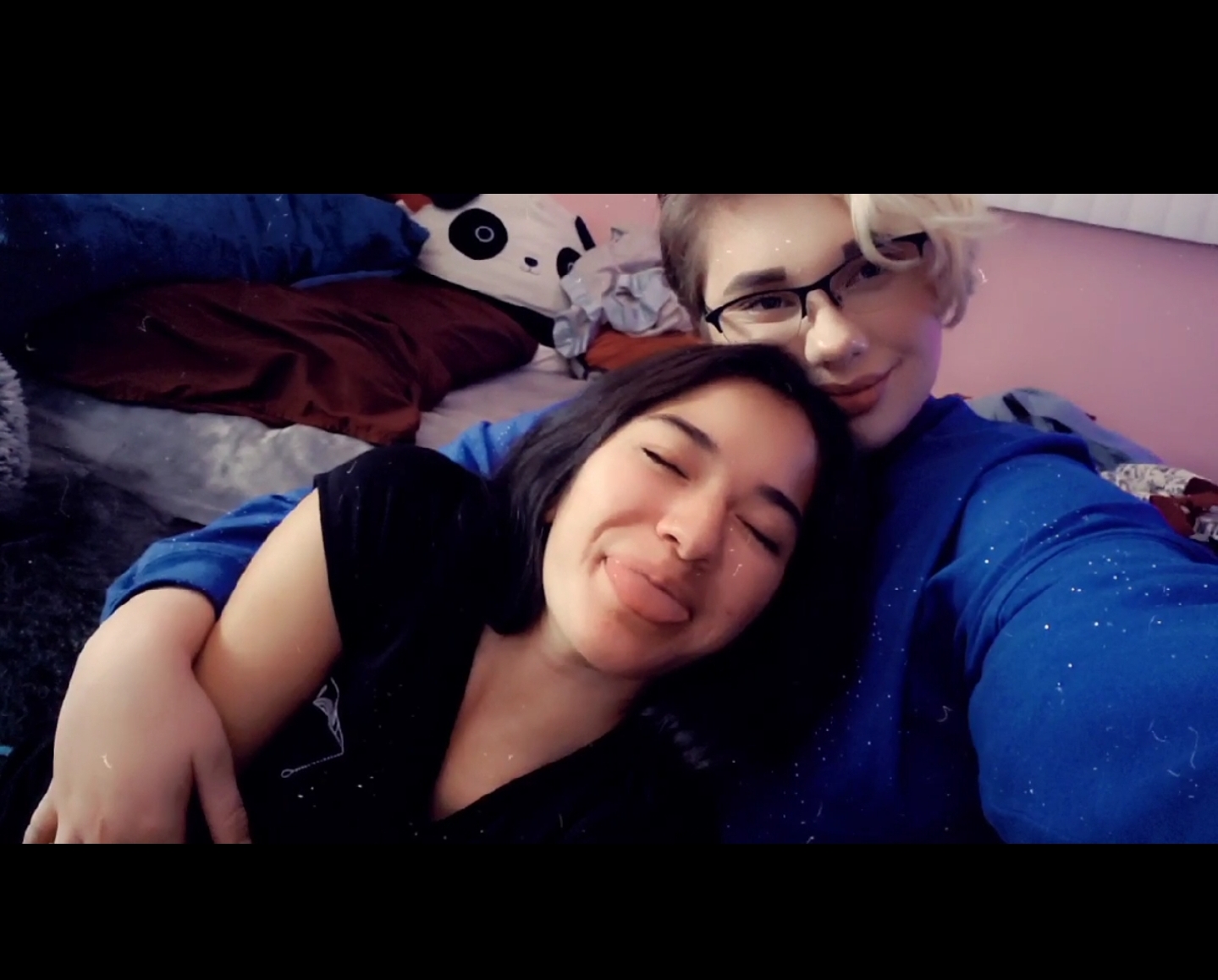 Hi welcome to gay cuddles | Scrolller