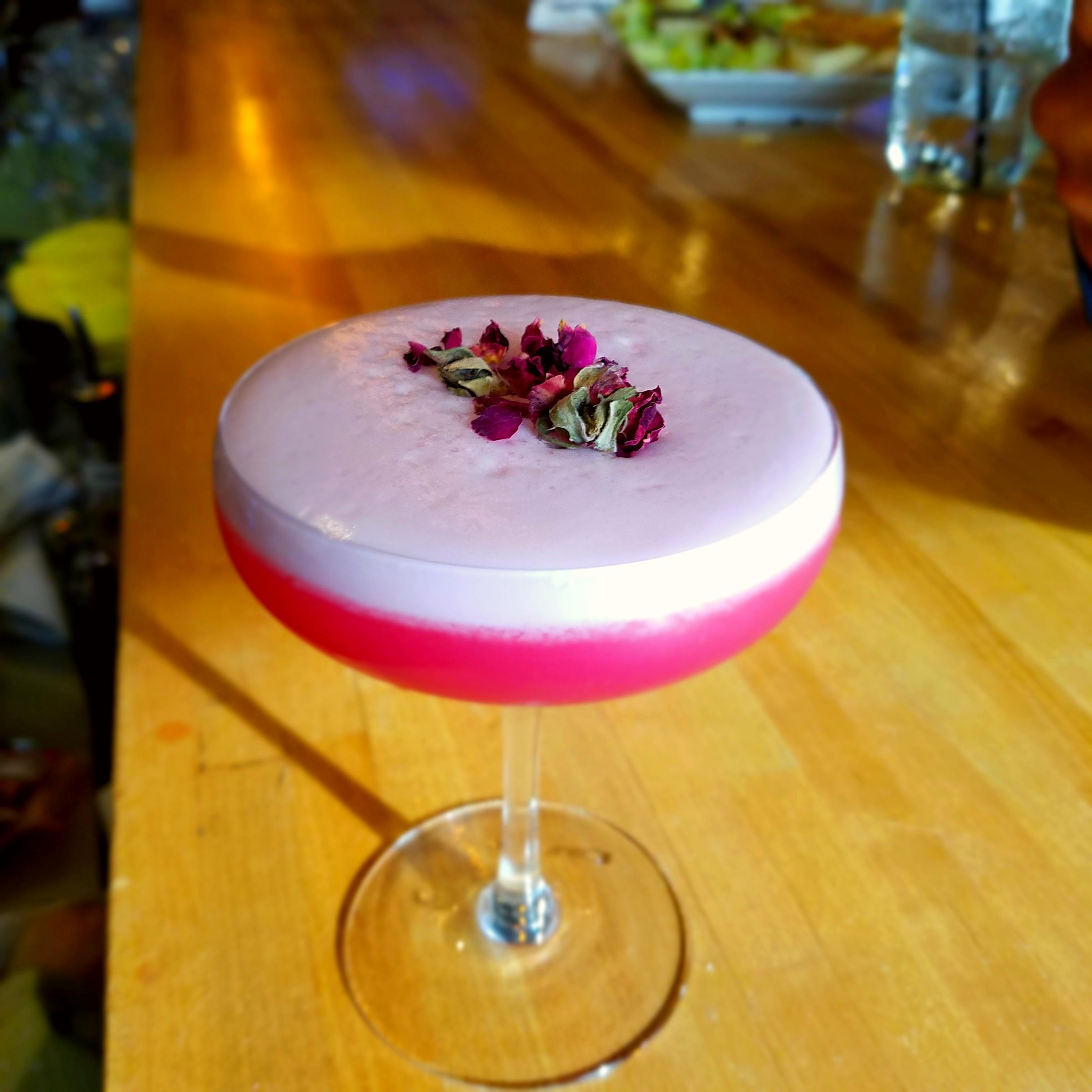 Hibiscus gin fizz | Scrolller