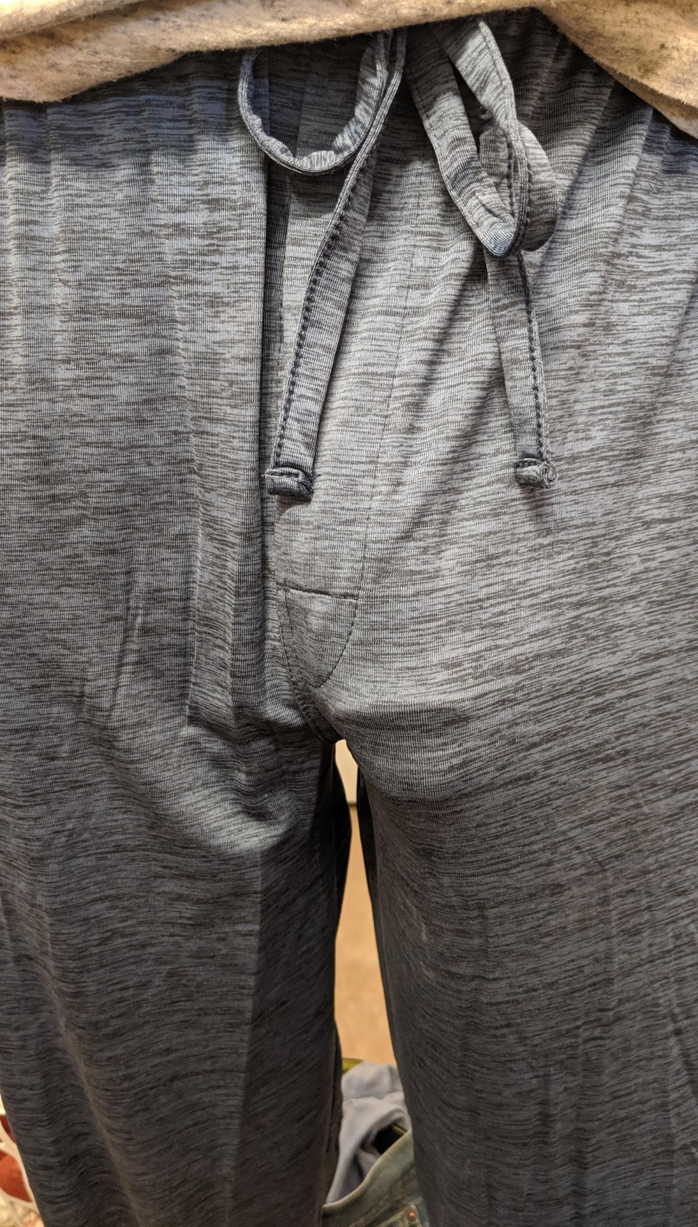 Hide n seek | Scrolller