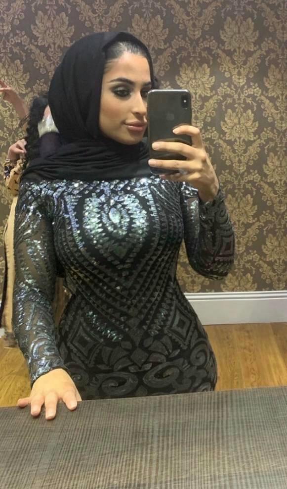 Hijabi Hottie | Scrolller