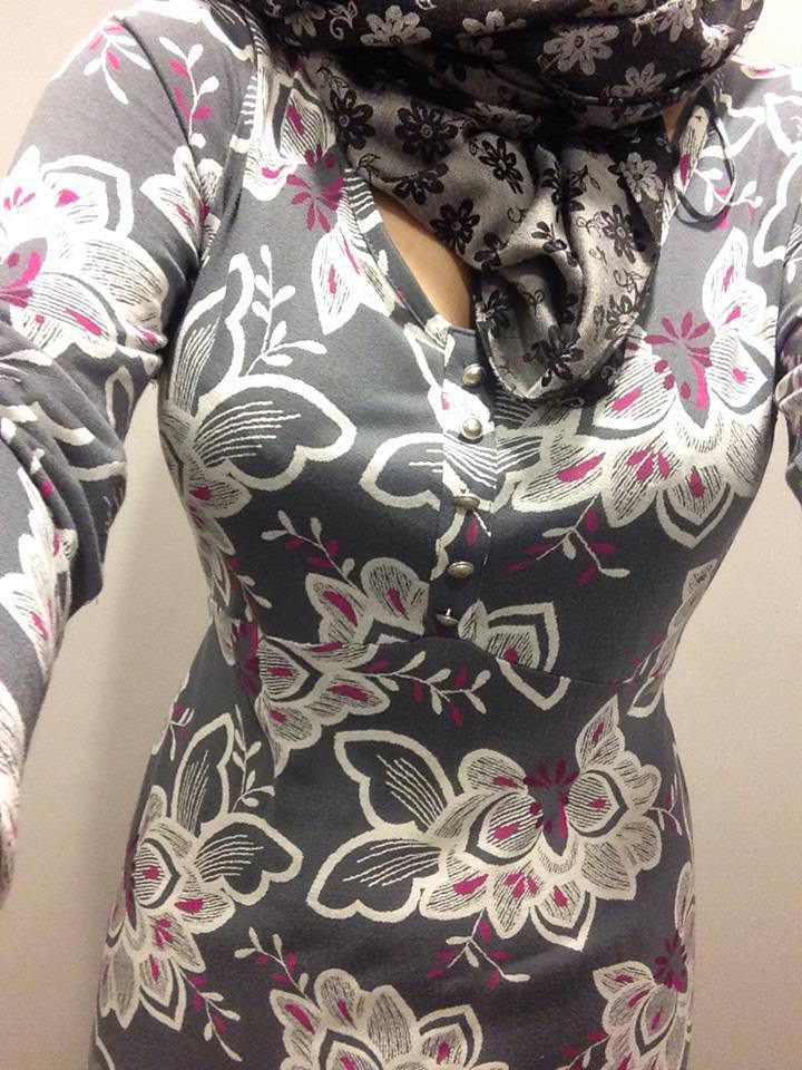 Paki teen flaunting in her hijab | Scrolller