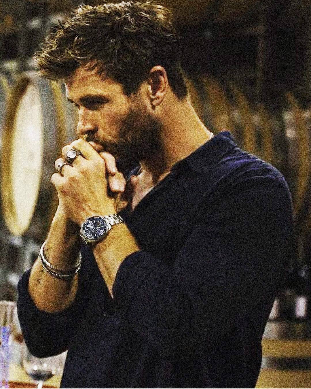 His mighty beard and hands. | Scrolller