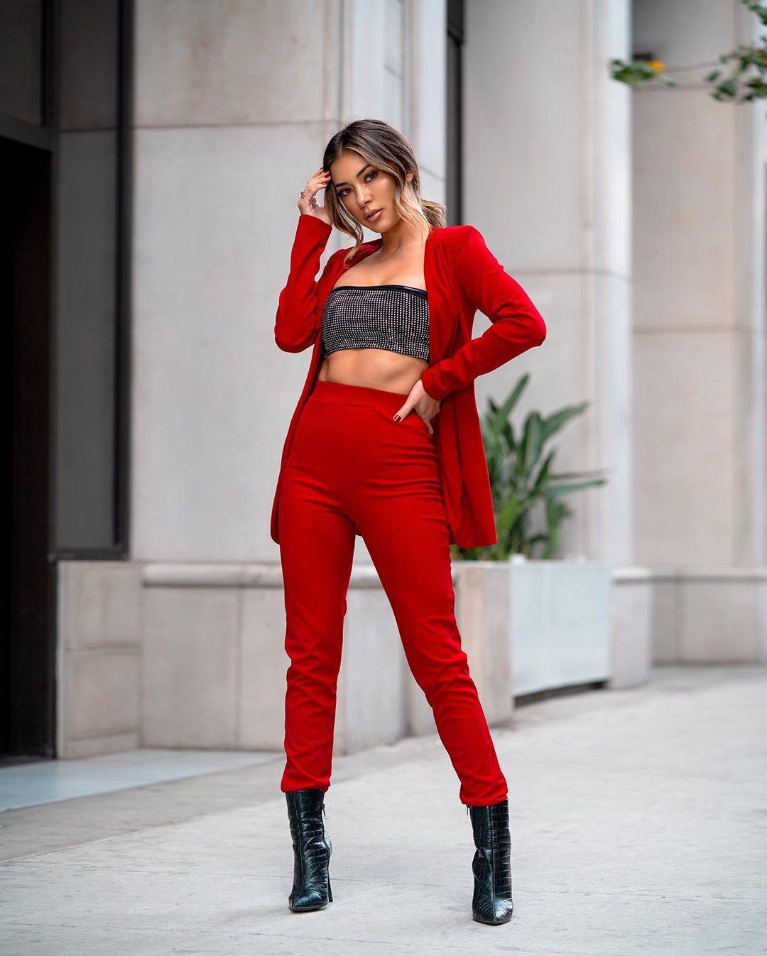 Hola Monday | Scrolller