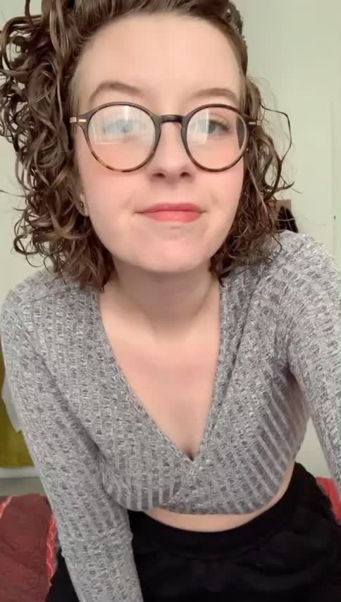 Hold on a sec, I think I’ve got something on my screen | Scrolller