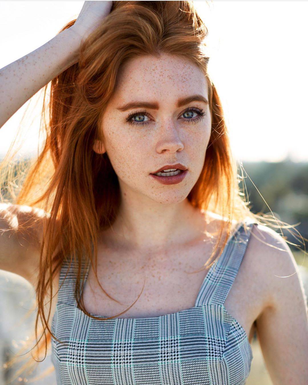 Holly Hicks | Scrolller