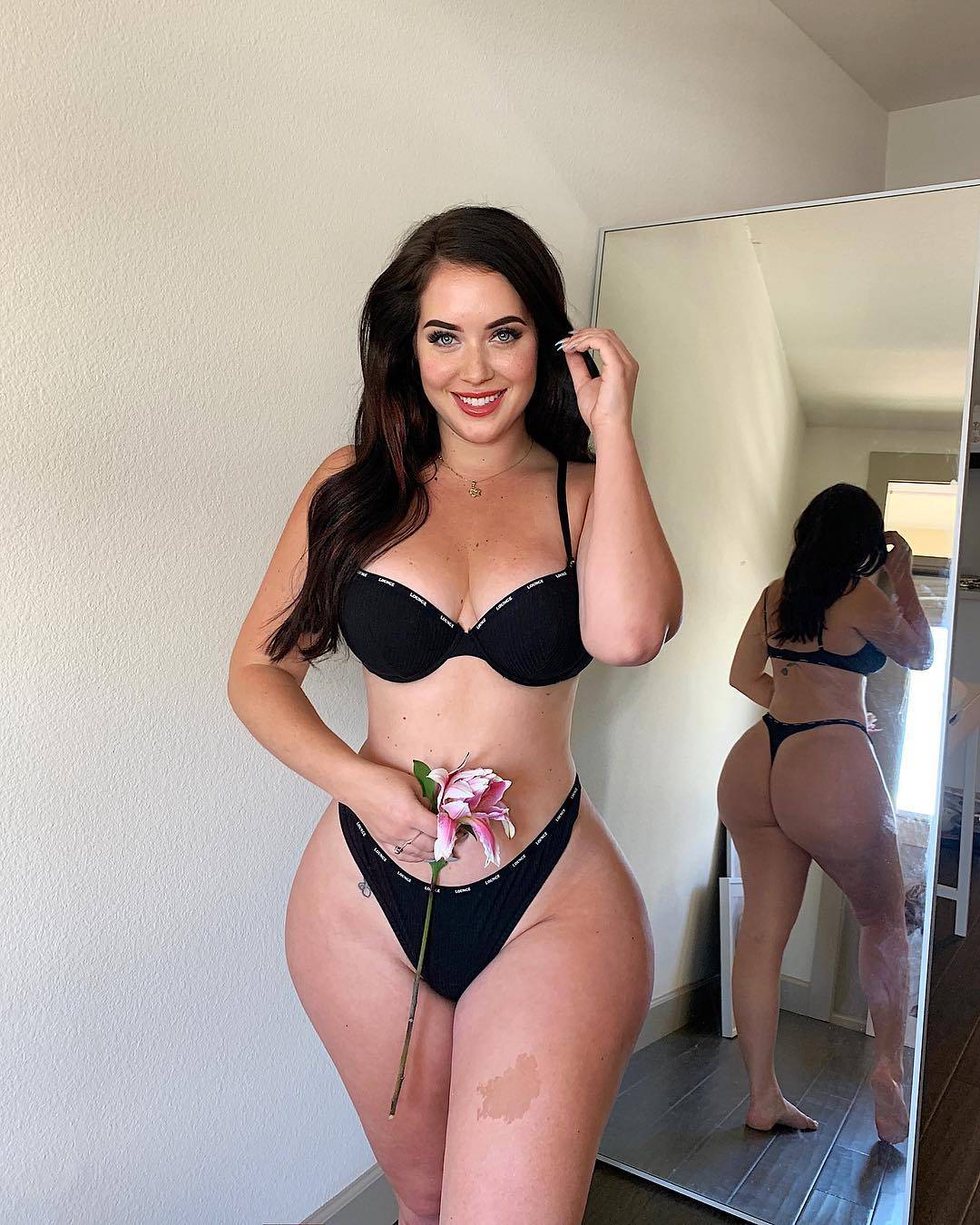 Holly Luyah | Scrolller