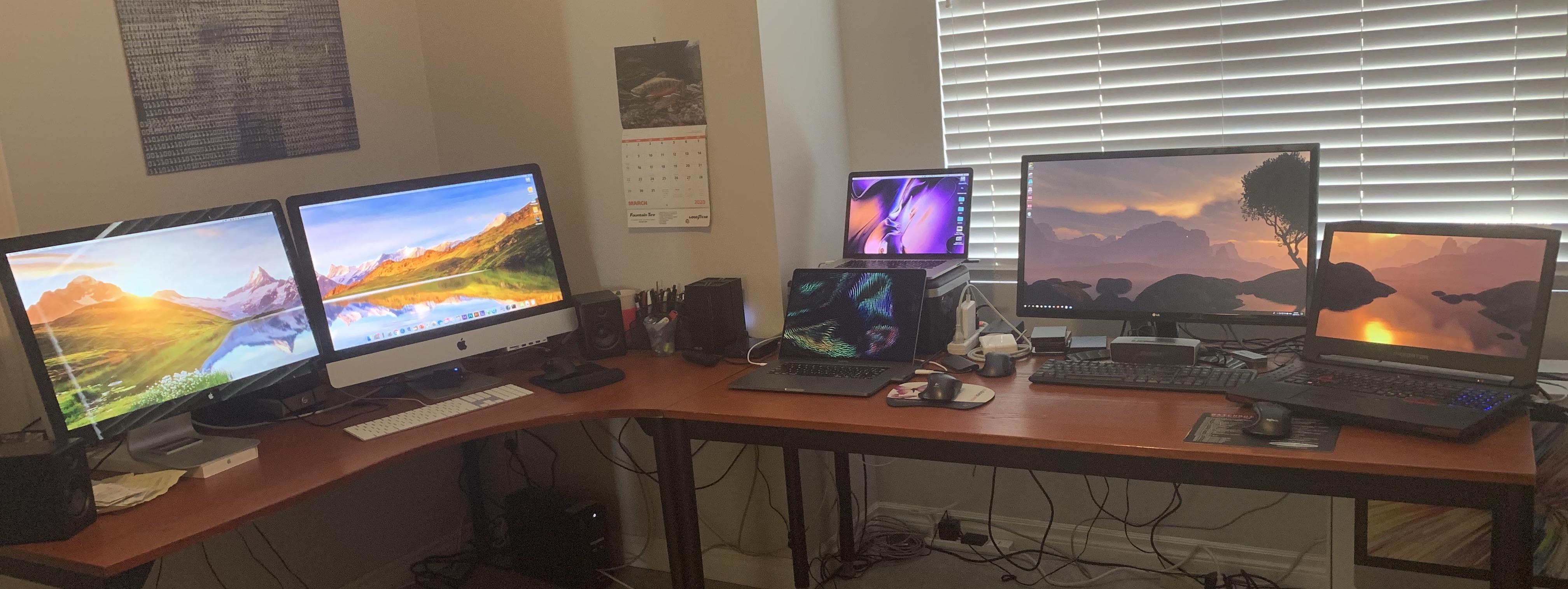 Home motion graphics studio. | Scrolller