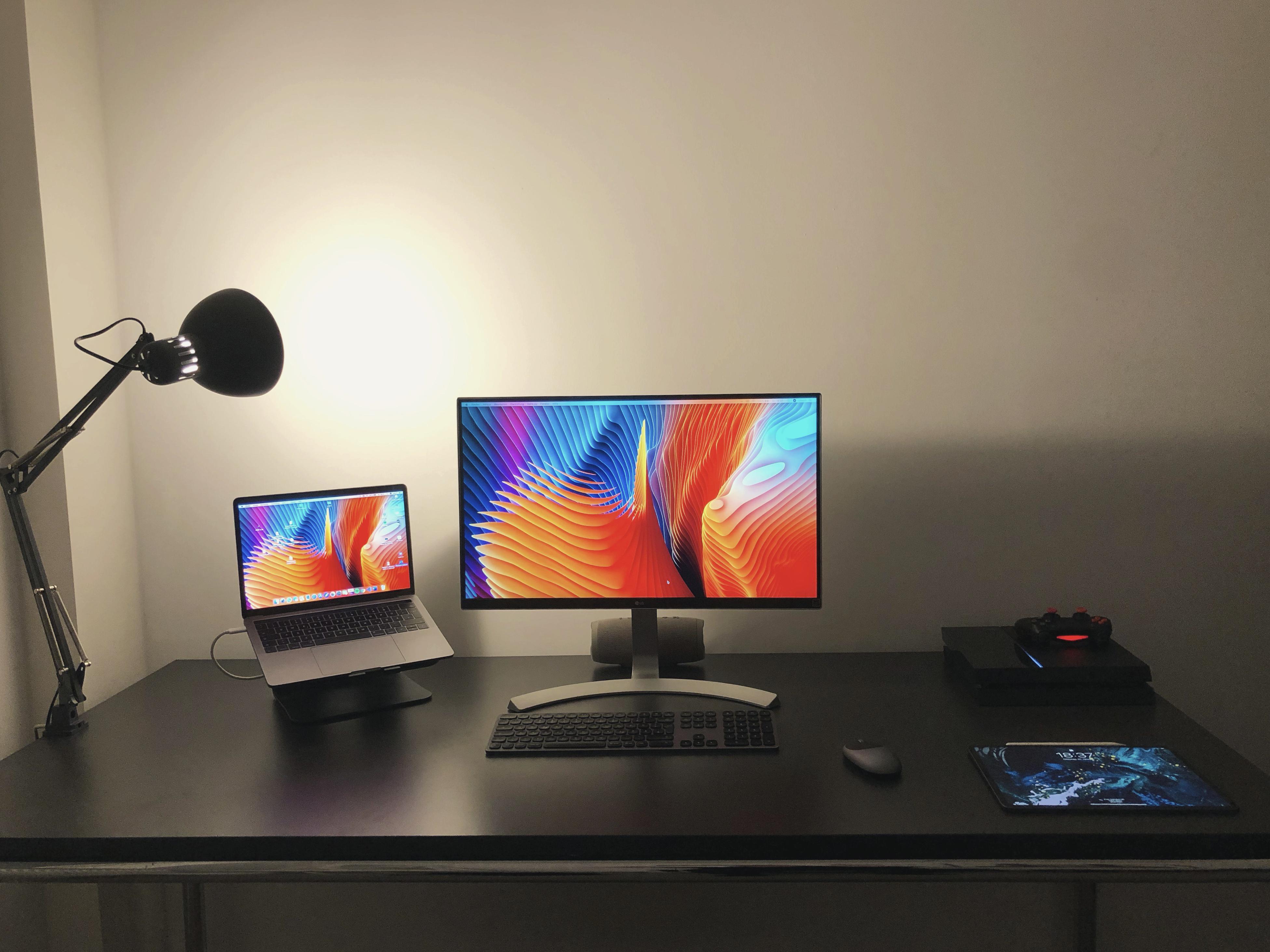 home office setup | Scrolller