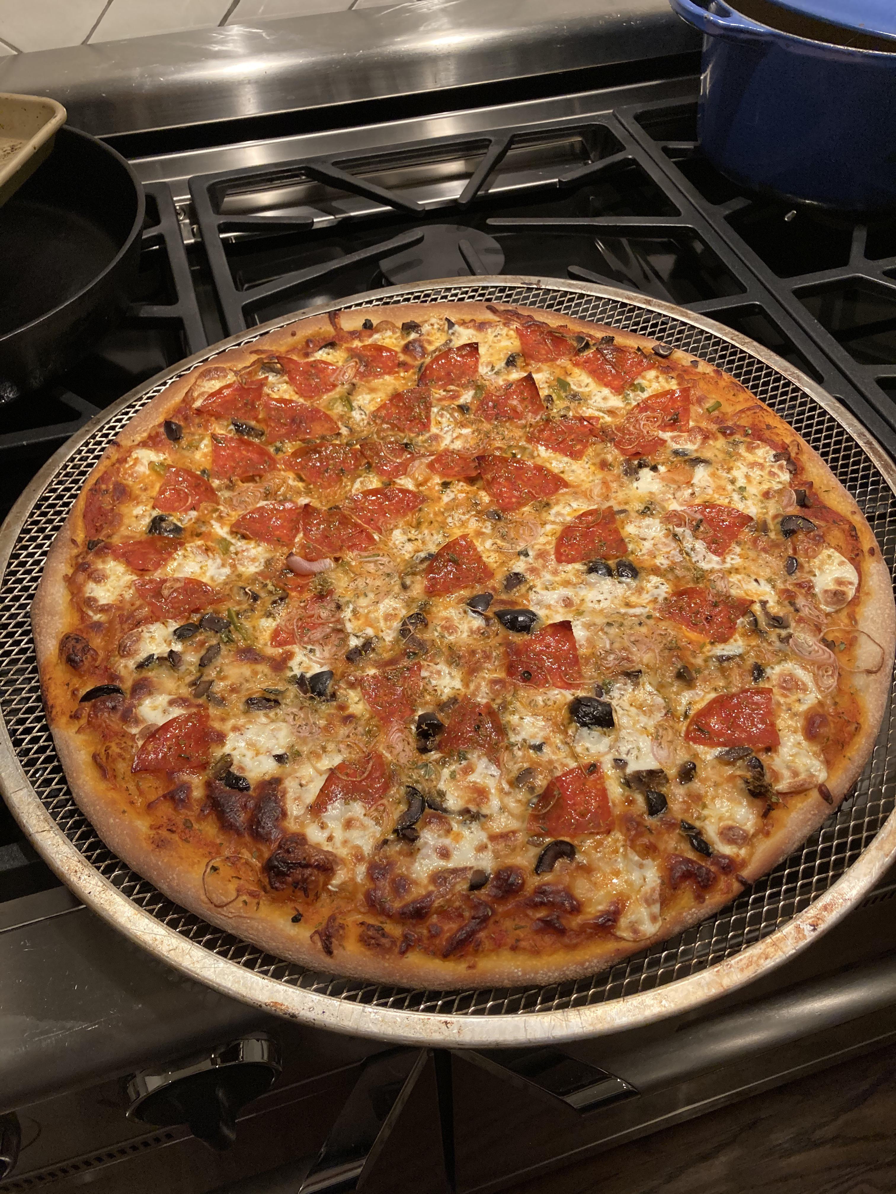 [homemade] ‘20 pepperoni, olive, shallot NY pie | Scrolller