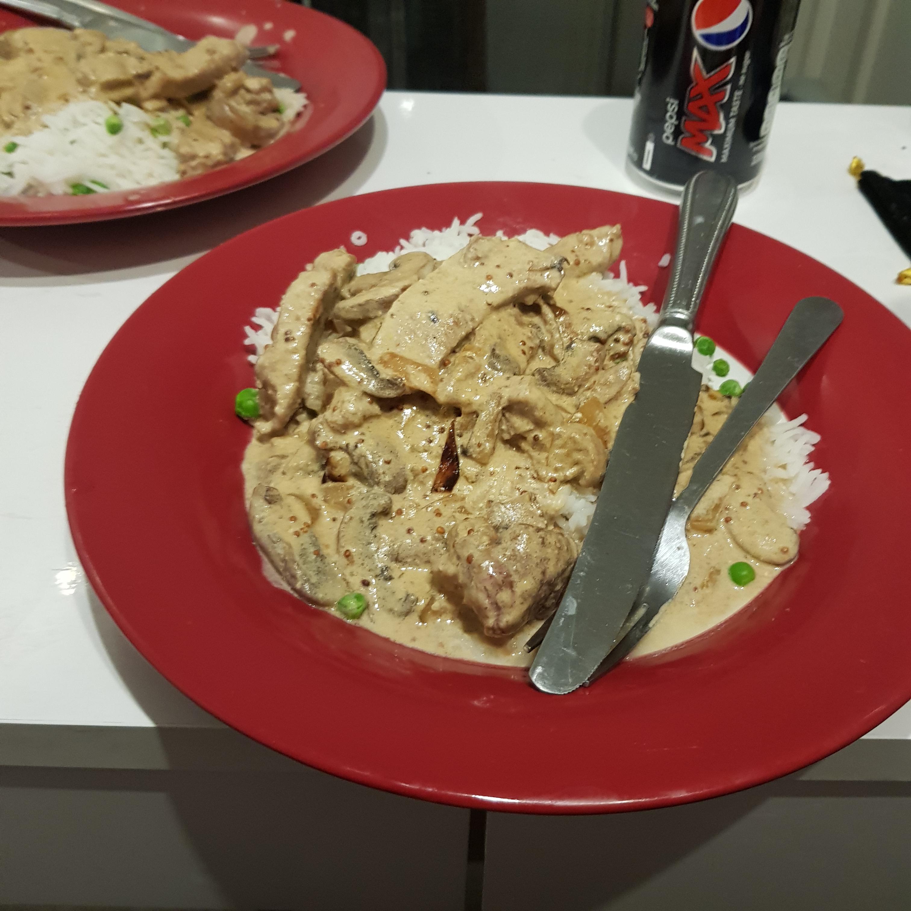 [Homemade] beef and mushroom stroganoff | Scrolller
