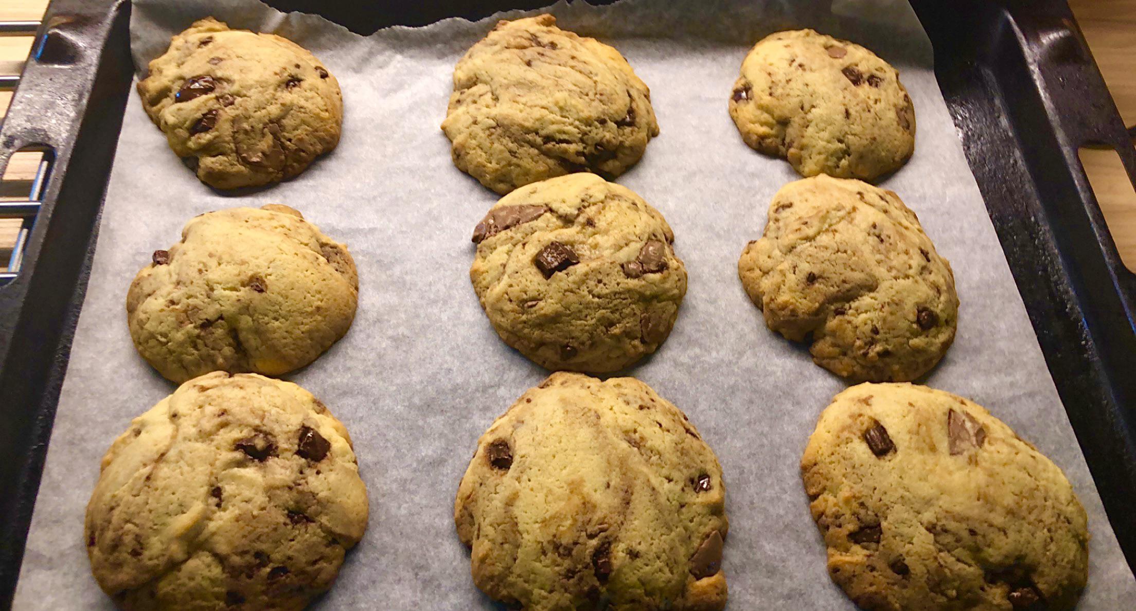 homemade chewy chocolate chip cookies!! | Scrolller