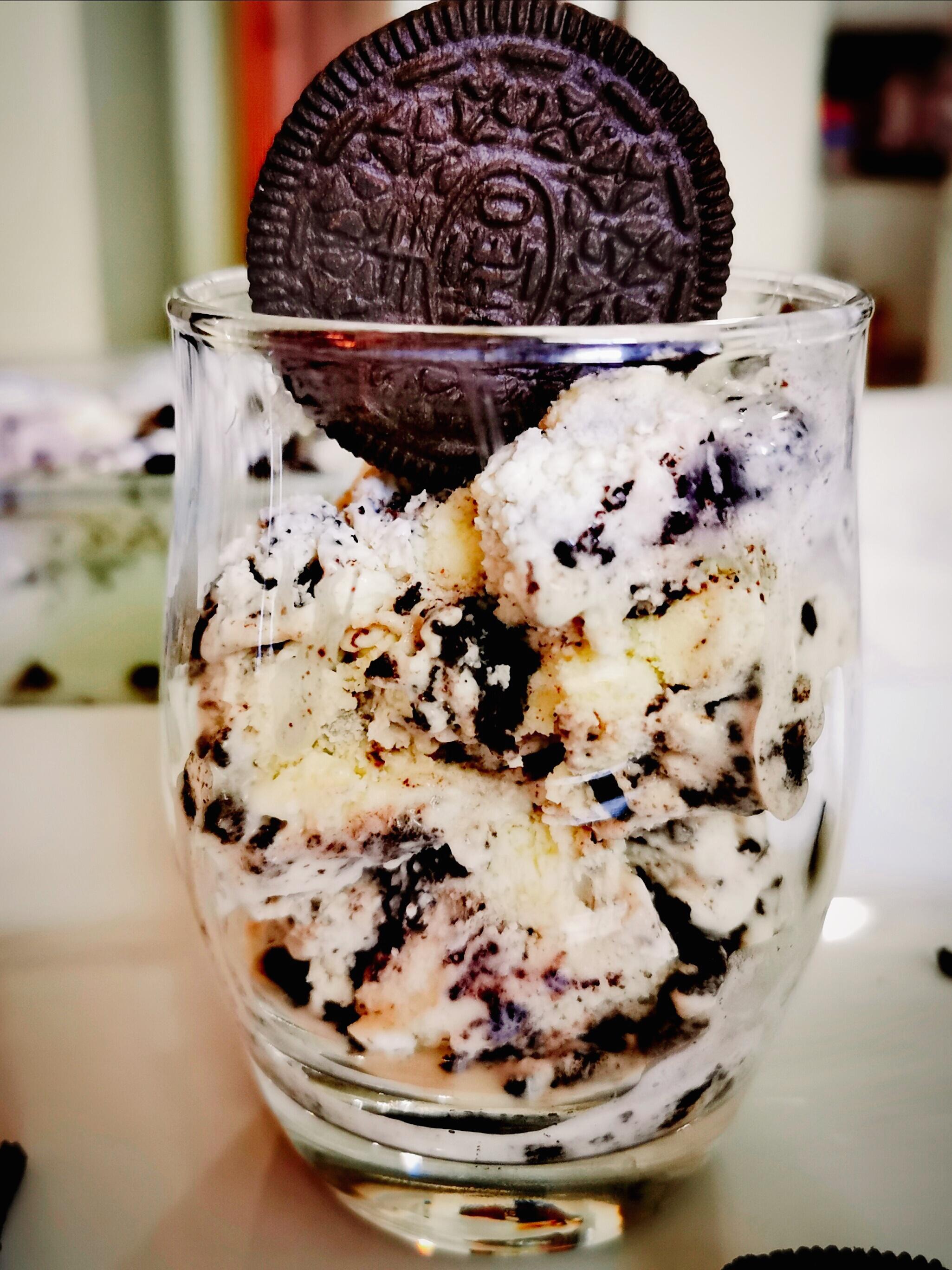 Homemade cookies and cream ice cream, recipe in comments 😋 | Scrolller