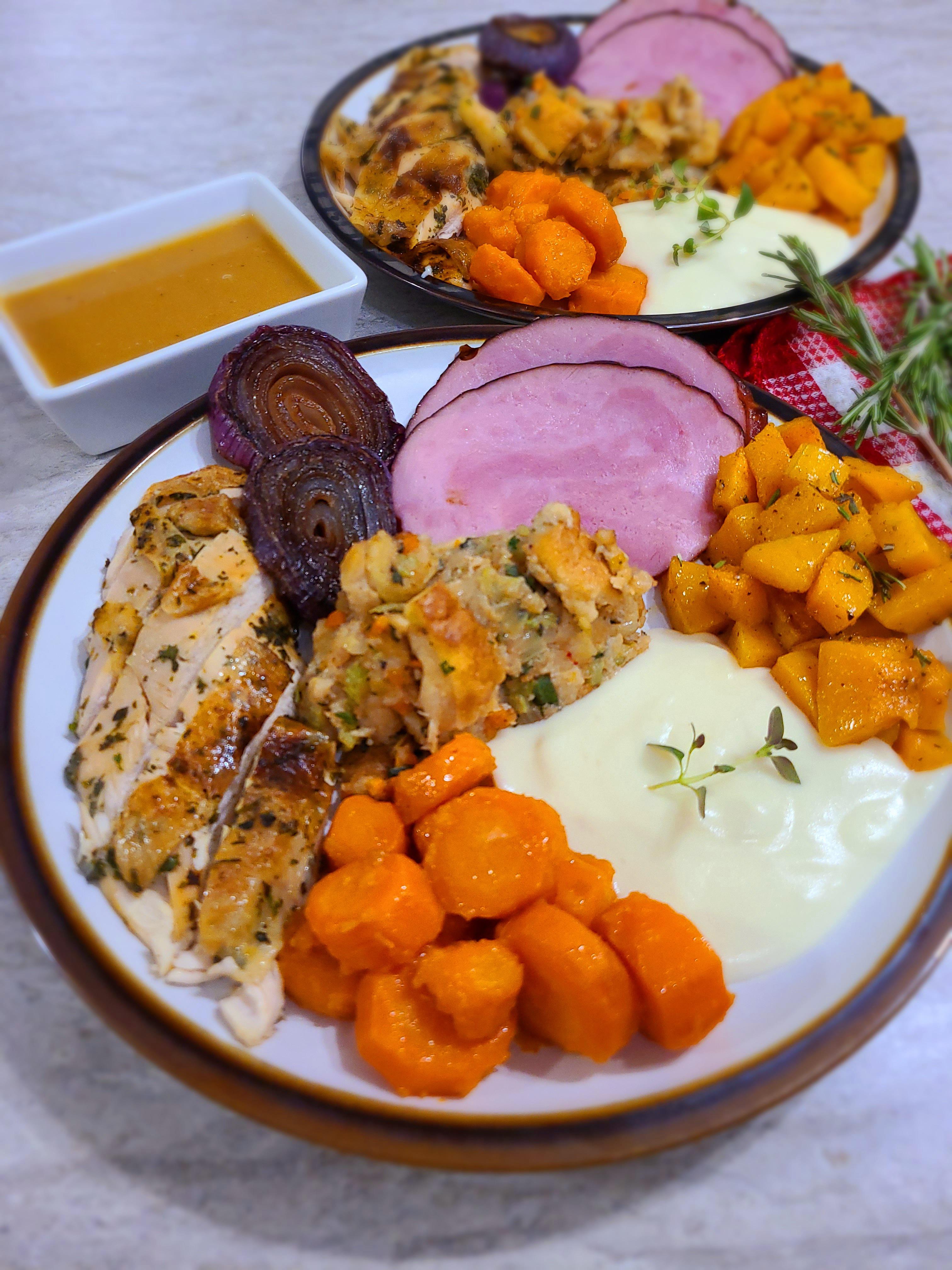 [Homemade] Holiday Roast Chicken Dinner | Scrolller