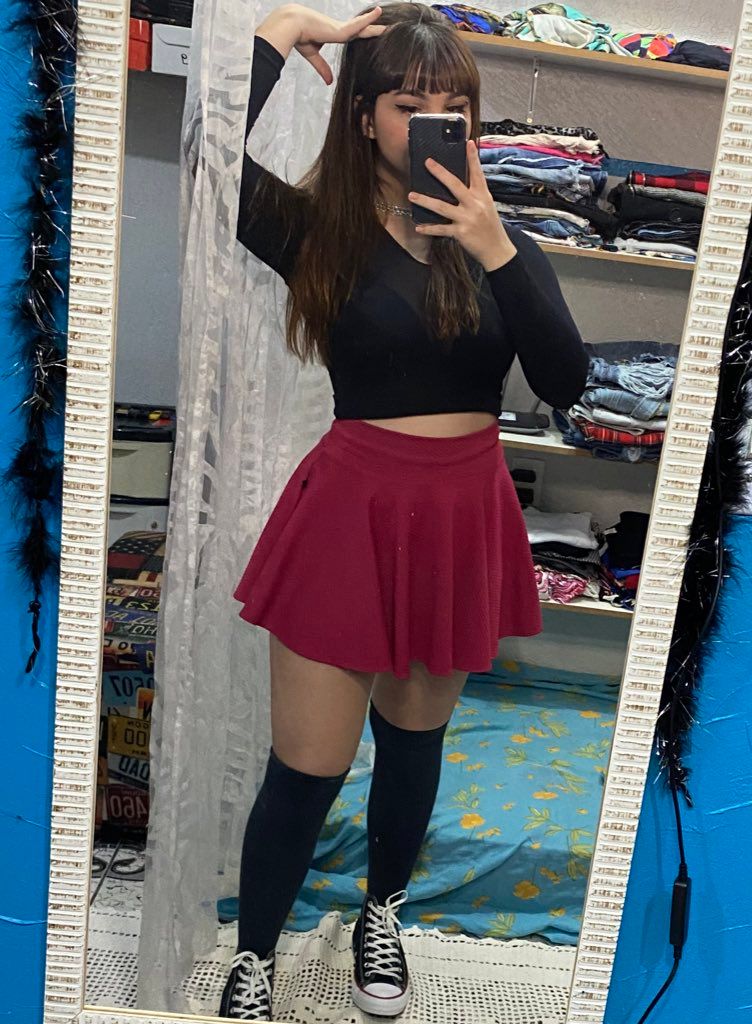 ^^ skirt and knee socks, nothing better! | Scrolller