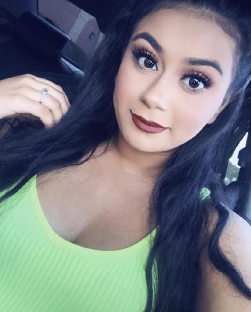 Hot ass bitch | Scrolller