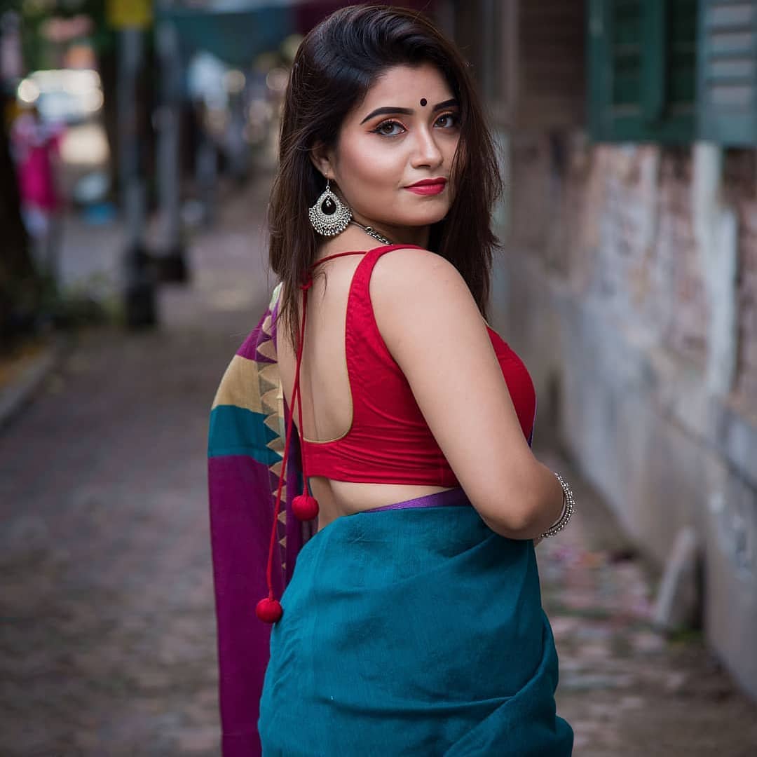 Hot bhabhi ji | Scrolller