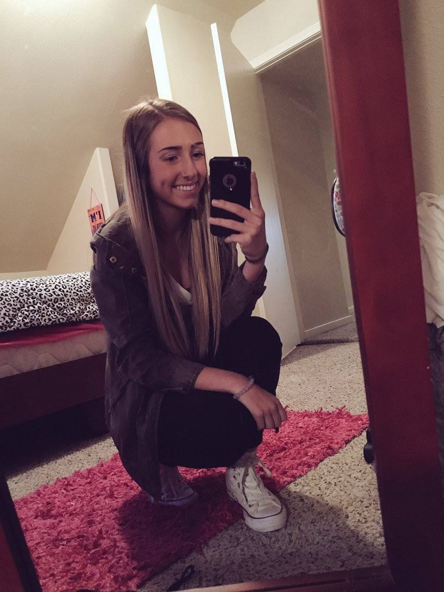 Hot blonde [21, mix] | Scrolller