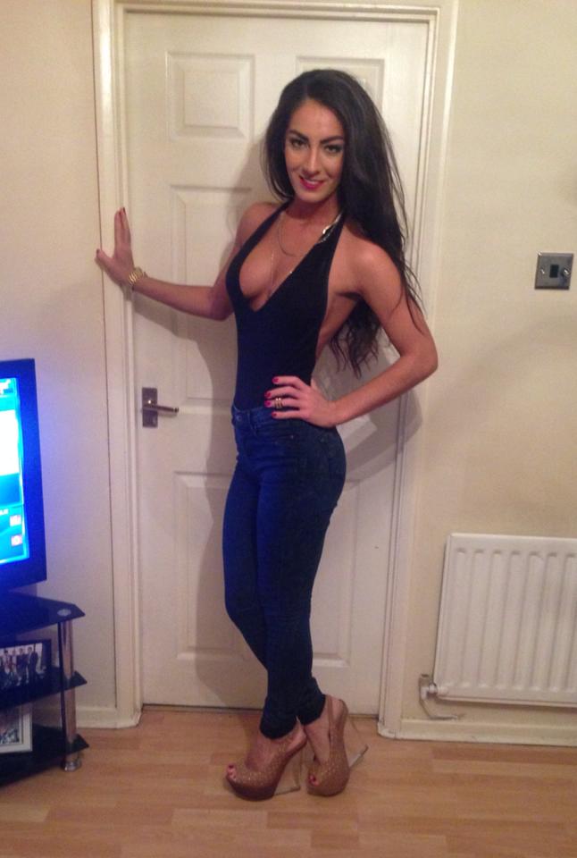 Bimbo slut in tight clothes | Scrolller