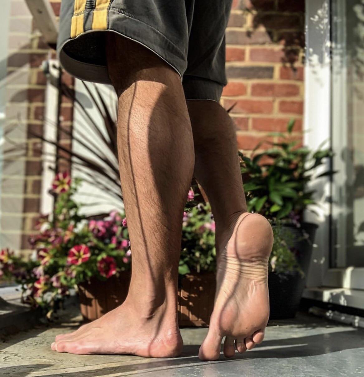 Hot feet | Scrolller