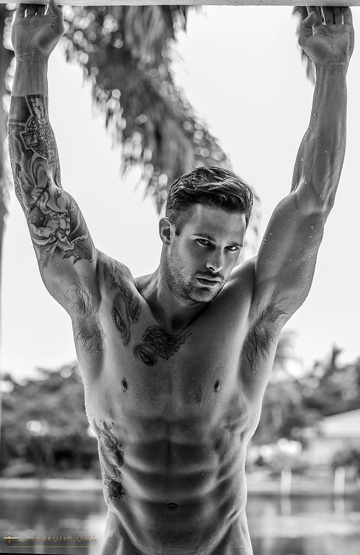 Hot Pits and Tatts ... | Scrolller