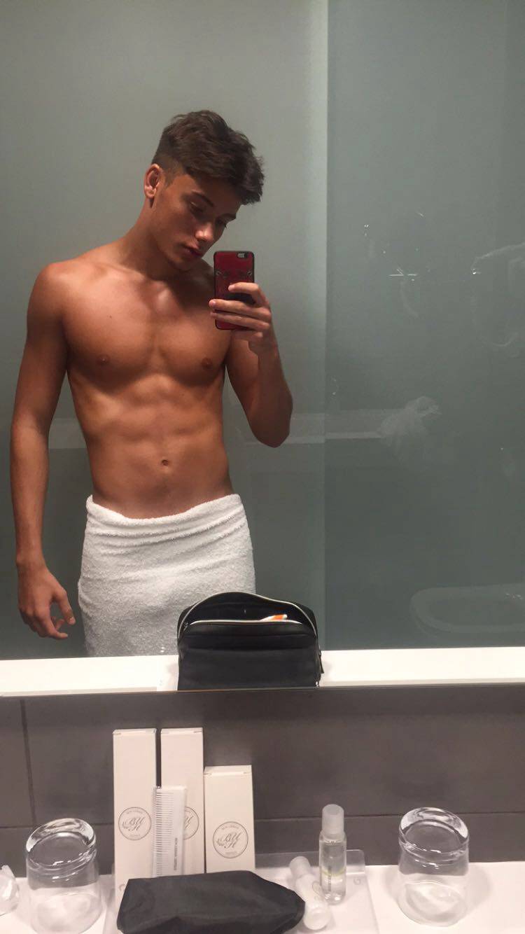 Hotel twink | Scrolller