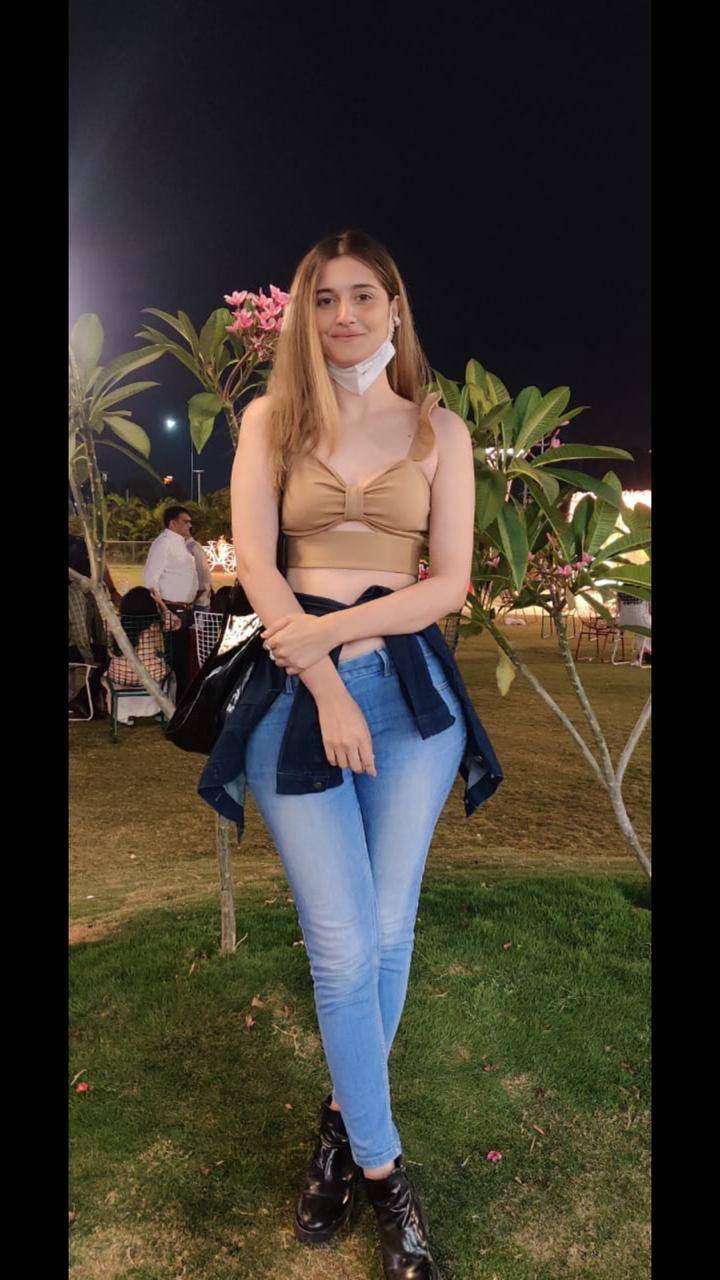 Kuwait X Indian : Hourglass | Scrolller