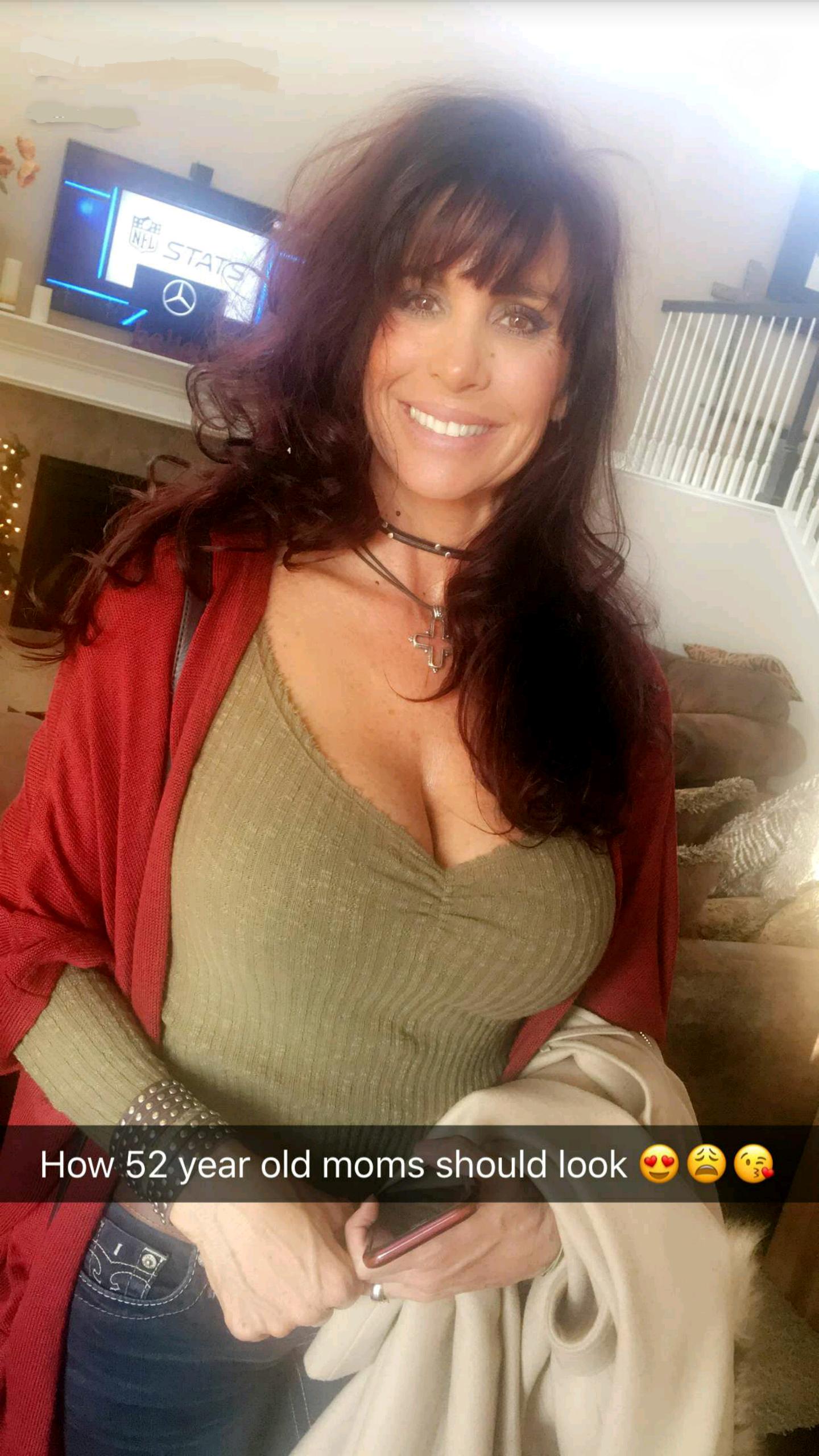 How 52 Year Old Mom's Should Look! | Scrolller